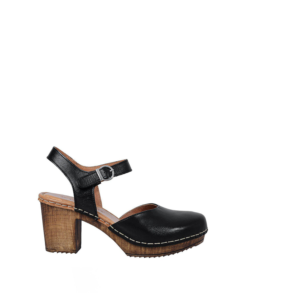 Amelia Clogs — Black – Ten Points